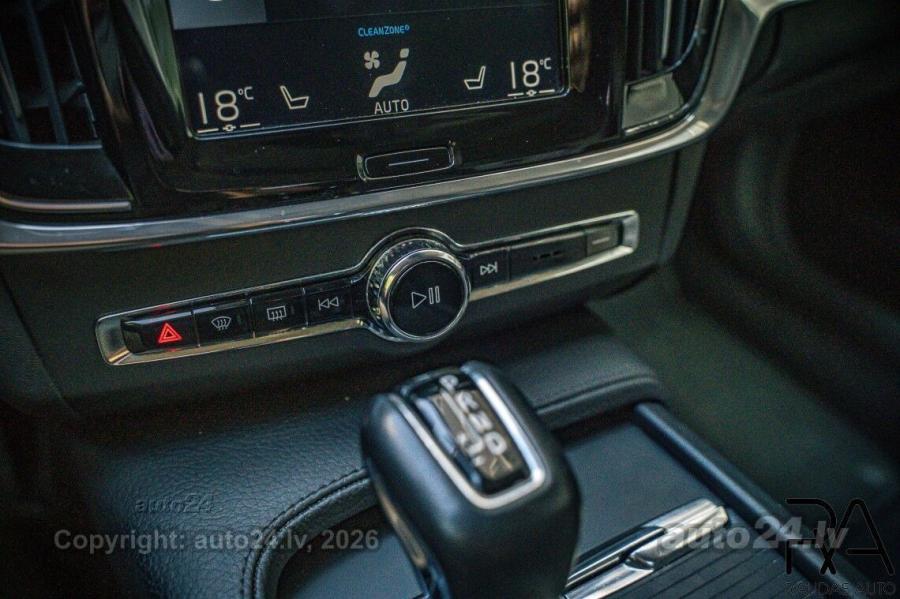 Melns Volvo S90 2018 Rīga, ar dzinēja tilpumu 2.00 L un nobraukumu 176 tūkst. km par 16990 €, foto 15 vietnē AUTOMOTO.COM.LV