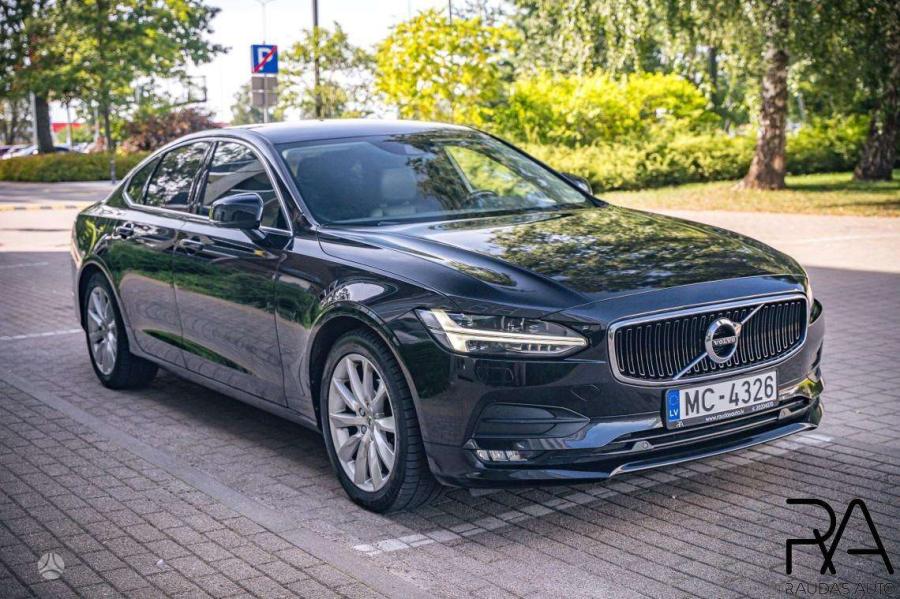 Black Volvo S90 2018 in Riga, with an engine capacity of 1.97 L and mileage of 176 thousand km for 16990 €, photo 4 on AUTOMOTO.COM.LV