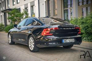 Black Volvo S90 2018 in Riga, with an engine capacity of 1.97 L and mileage of 176 thousand km for 16990 €, photo 7 on AUTOMOTO.COM.LV