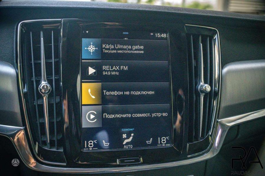 Black Volvo S90 2018 in Riga, with an engine capacity of 1.97 L and mileage of 176 thousand km for 16990 €, photo 13 on AUTOMOTO.COM.LV