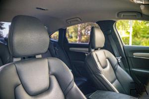 Black Volvo S90 2018 in Riga, with an engine capacity of 1.97 L and mileage of 176 thousand km for 16990 €, photo 18 on AUTOMOTO.COM.LV