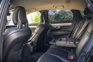 Black Volvo S90 2018 in Riga, with an engine capacity of 1.97 L and mileage of 176 thousand km for 16990 €, photo 20 on AUTOMOTO.COM.LV