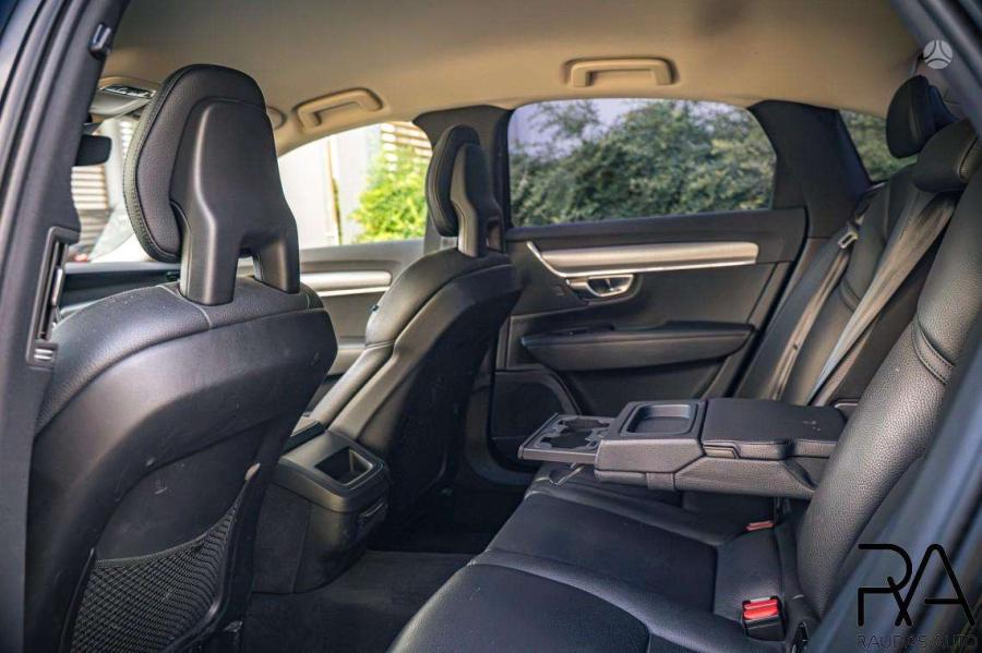 Black Volvo S90 2018 in Riga, with an engine capacity of 1.97 L and mileage of 176 thousand km for 16990 €, photo 20 on AUTOMOTO.COM.LV