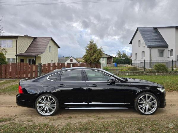 Volvo S90 2018 in Vilnius on AUTOMOTO.COM.LV Black Volvo S90 2018 in Vilnius, with an engine capacity of 2.00 L and mileage of 175 thousand km for 22500 €, photo 9 on AUTOMOTO.COM.LV