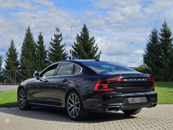 Melns Volvo S90 2018 Kauņa, ar dzinēja tilpumu 2.00 L un nobraukumu 298 tūkst. km par 14750 €, foto 4 vietnē AUTOMOTO.COM.LV