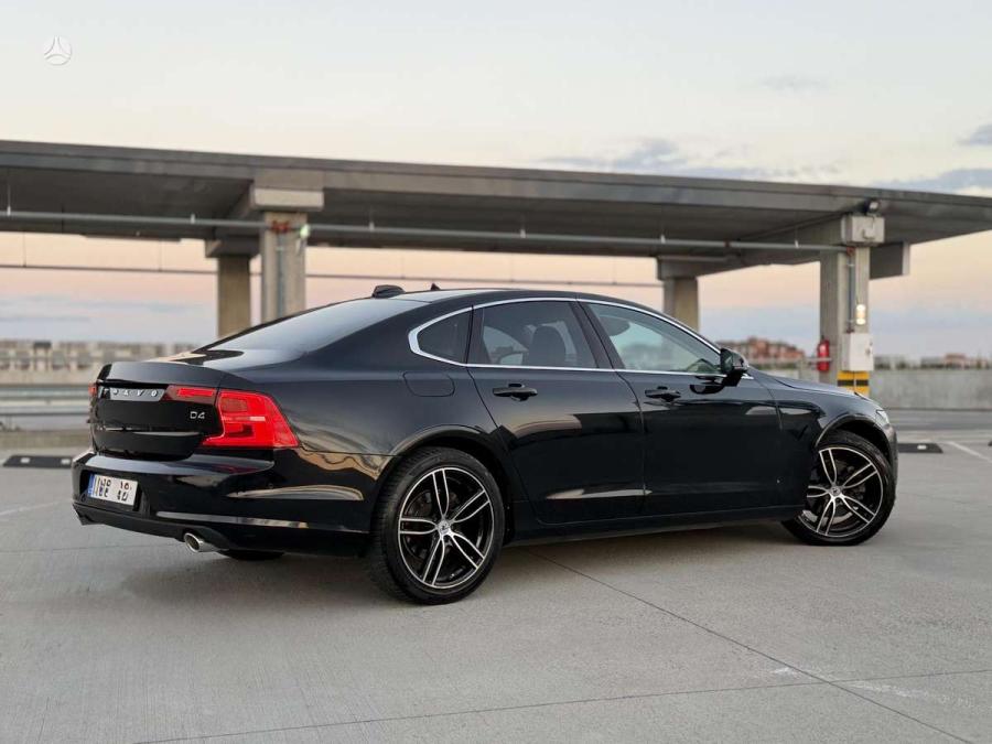 Black Volvo S90 2018 in Vilnius, with an engine capacity of 1.97 L and mileage of 190 thousand km for 9999 €, photo 6 on AUTOMOTO.COM.LV