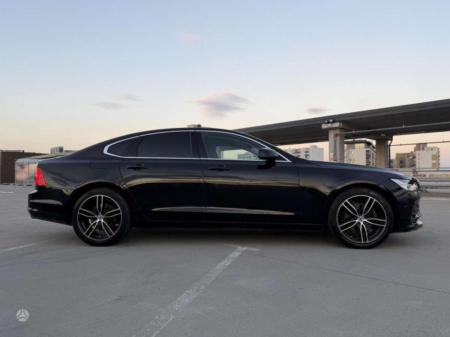 Black Volvo S90 2018 in Vilnius, with an engine capacity of 1.97 L and mileage of 190 thousand km for 9999 €, photo 7 on AUTOMOTO.COM.LV