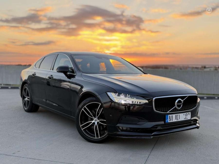 Black Volvo S90 2018 in Vilnius, with an engine capacity of 1.97 L and mileage of 190 thousand km for 9999 €, photo 9 on AUTOMOTO.COM.LV