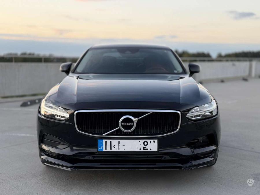 Black Volvo S90 2018 in Vilnius, with an engine capacity of 1.97 L and mileage of 190 thousand km for 9999 €, photo 11 on AUTOMOTO.COM.LV