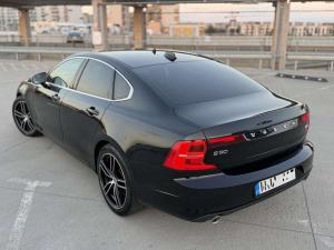 Black Volvo S90 2018 in Vilnius, with an engine capacity of 1.97 L and mileage of 190 thousand km for 9999 €, photo 17 on AUTOMOTO.COM.LV
