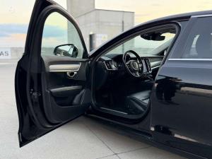 Black Volvo S90 2018 in Vilnius, with an engine capacity of 1.97 L and mileage of 190 thousand km for 9999 €, photo 23 on AUTOMOTO.COM.LV