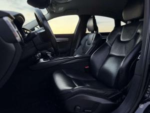 Black Volvo S90 2018 in Vilnius, with an engine capacity of 1.97 L and mileage of 190 thousand km for 9999 €, photo 24 on AUTOMOTO.COM.LV