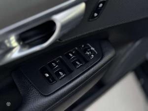 Black Volvo S90 2018 in Vilnius, with an engine capacity of 1.97 L and mileage of 190 thousand km for 9999 €, photo 27 on AUTOMOTO.COM.LV