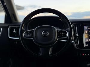 Black Volvo S90 2018 in Vilnius, with an engine capacity of 1.97 L and mileage of 190 thousand km for 9999 €, photo 34 on AUTOMOTO.COM.LV