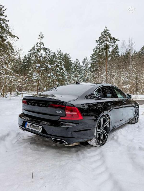 Black Volvo S90 2019 in Vilnius, with an engine capacity of 1.97 L and mileage of 198 thousand km for 19600 €, photo 4 on AUTOMOTO.COM.LV