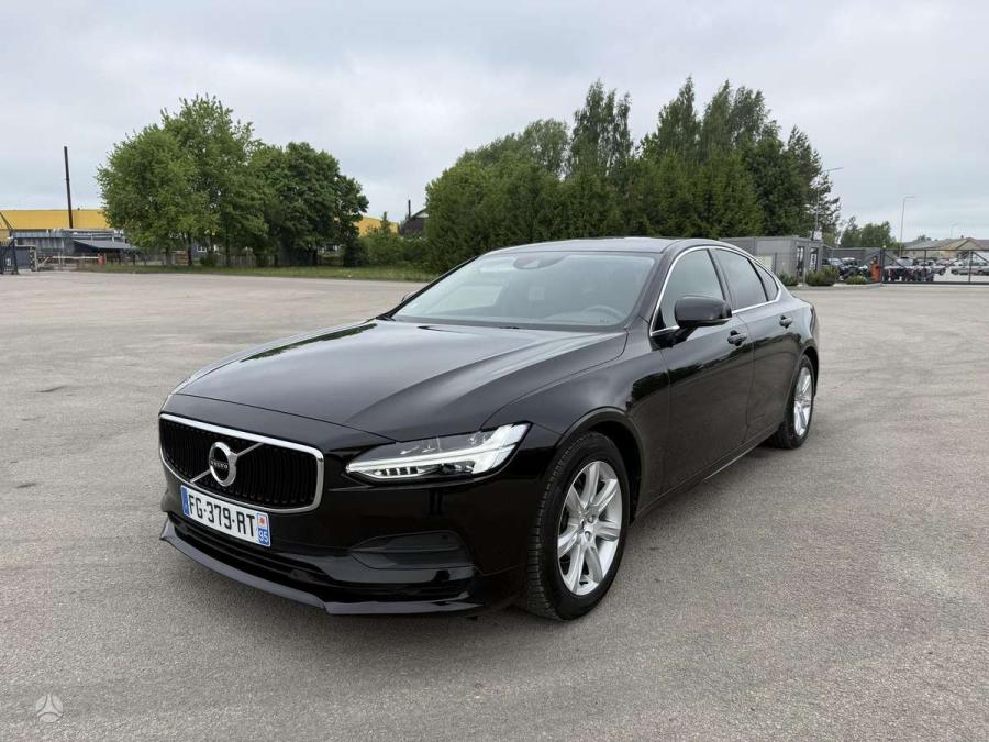 Melns Volvo S90 2019 Tauragė, ar dzinēja tilpumu 1.97 L un nobraukumu 247 tūkst. km par 15500 €, foto 1 vietnē AUTOMOTO.COM.LV