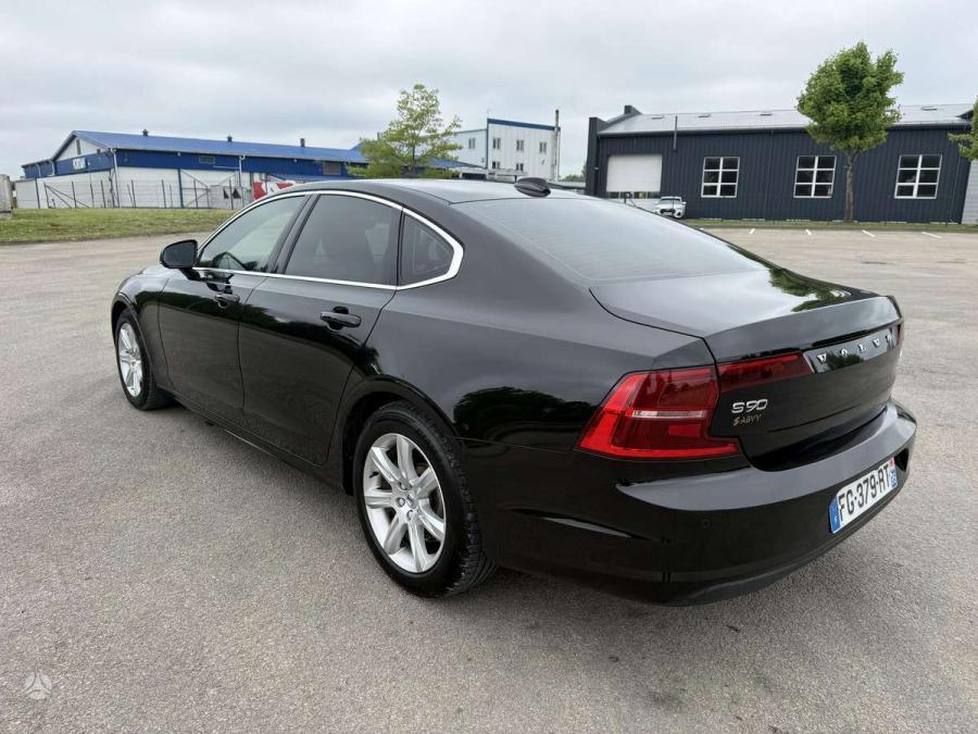 Melns Volvo S90 2019 Tauragė, ar dzinēja tilpumu 1.97 L un nobraukumu 247 tūkst. km par 15500 €, foto 7 vietnē AUTOMOTO.COM.LV