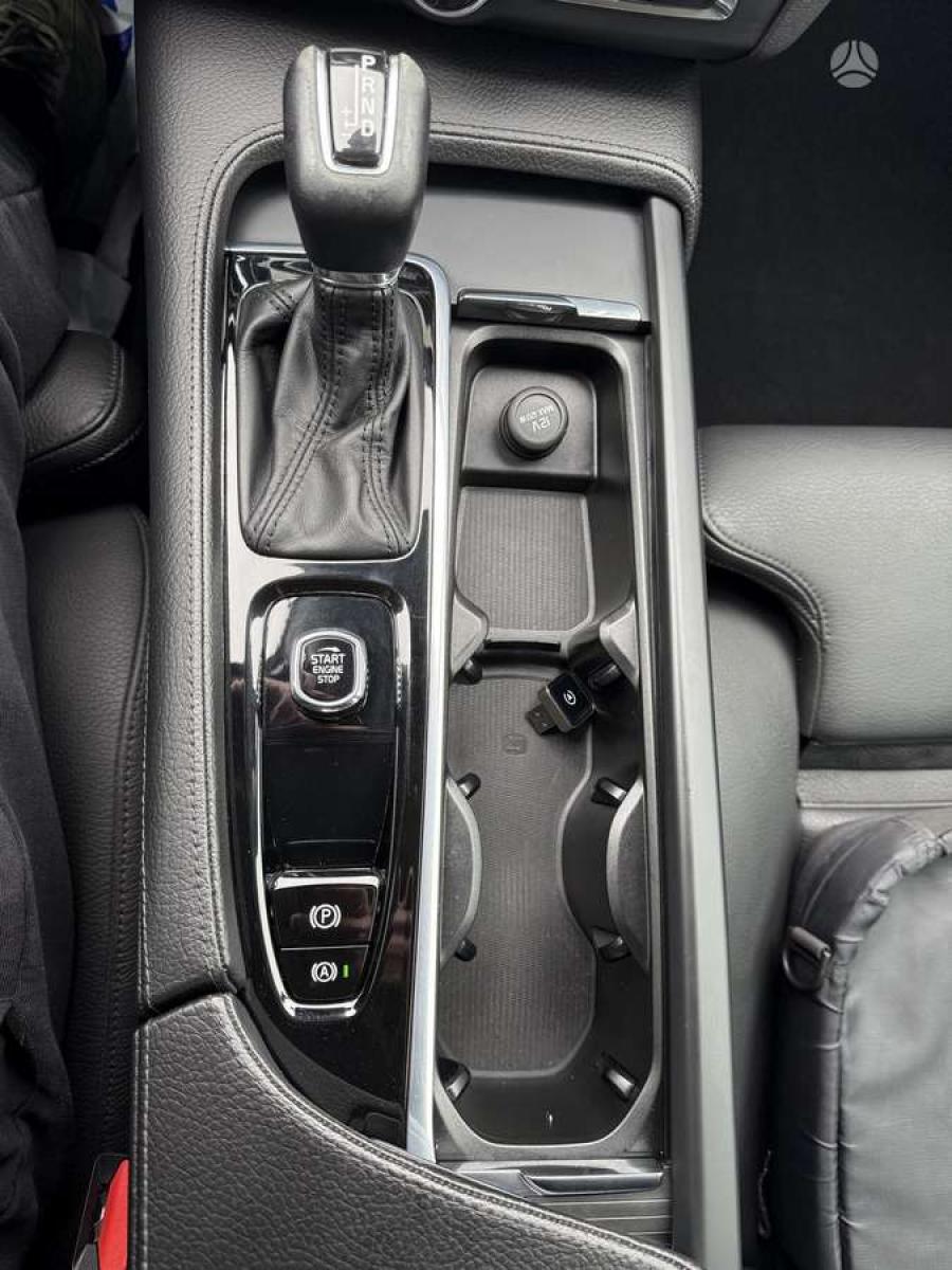 Melns Volvo S90 2019 Tauragė, ar dzinēja tilpumu 1.97 L un nobraukumu 247 tūkst. km par 15500 €, foto 18 vietnē AUTOMOTO.COM.LV