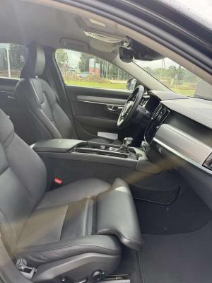 Black Volvo S90 2019 in Taurage, with an engine capacity of 1.97 L and mileage of 247 thousand km for 14900 €, photo 11 on AUTOMOTO.COM.LV