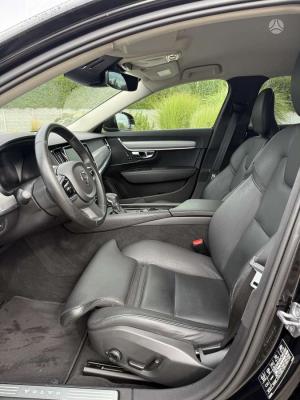 Black Volvo S90 2019 in Taurage, with an engine capacity of 1.97 L and mileage of 247 thousand km for 14900 €, photo 12 on AUTOMOTO.COM.LV