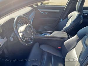Black Volvo S90 2019 in Tallinn, with an engine capacity of 2.00 L and mileage of 220 thousand km for 20900 €, photo 5 on AUTOMOTO.COM.LV