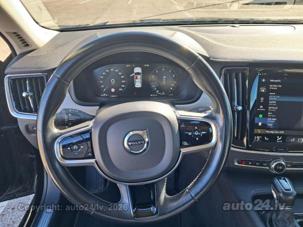 Black Volvo S90 2019 in Tallinn, with an engine capacity of 2.00 L and mileage of 220 thousand km for 20900 €, photo 6 on AUTOMOTO.COM.LV