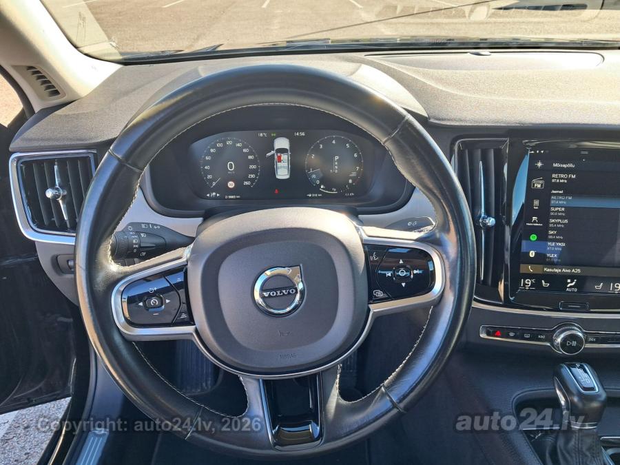 Black Volvo S90 2019 in Tallinn, with an engine capacity of 2.00 L and mileage of 220 thousand km for 20900 €, photo 6 on AUTOMOTO.COM.LV