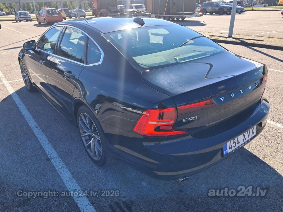 Black Volvo S90 2019 in Tallinn, with an engine capacity of 2.00 L and mileage of 220 thousand km for 20900 €, photo 9 on AUTOMOTO.COM.LV