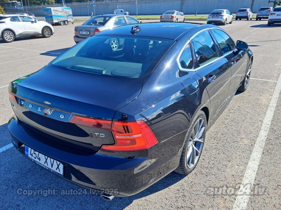 Black Volvo S90 2019 in Tallinn, with an engine capacity of 2.00 L and mileage of 220 thousand km for 20900 €, photo 11 on AUTOMOTO.COM.LV