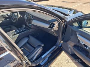 Black Volvo S90 2019 in Tallinn, with an engine capacity of 2.00 L and mileage of 220 thousand km for 20900 €, photo 15 on AUTOMOTO.COM.LV