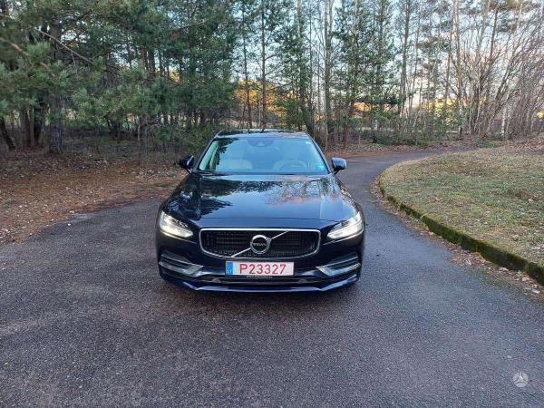 Volvo S90 2019 in Vilnius on AUTOMOTO.COM.LV Black Volvo S90 2019 in Vilnius, with an engine capacity of 1.97 L and mileage of 196 thousand km for 21900 €, photo 3 on AUTOMOTO.COM.LV