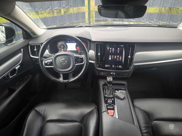 Volvo S90 2019 in Vilkaviskis on AUTOMOTO.COM.LV Black Volvo S90 2019 in Vilkaviskis, with an engine capacity of 1.97 L and mileage of 278 thousand km for 14300 €, photo 11 on AUTOMOTO.COM.LV