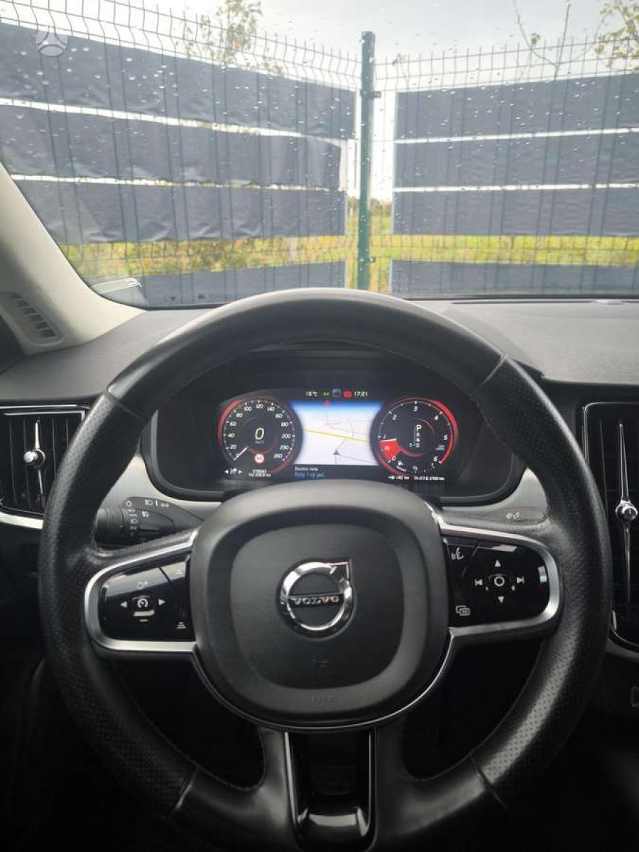 Melns Volvo S90 2019 Vilkaviškis, ar dzinēja tilpumu 1.97 L un nobraukumu 278 tūkst. km par 14300 €, foto 12 vietnē AUTOMOTO.COM.LV