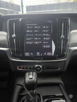 Melns Volvo S90 2019 Vilkaviškis, ar dzinēja tilpumu 1.97 L un nobraukumu 278 tūkst. km par 14300 €, foto 13 vietnē AUTOMOTO.COM.LV
