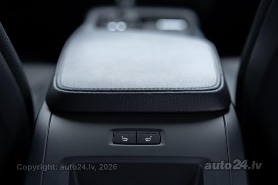 Melns Volvo S90 2019 Tallina, ar dzinēja tilpumu 2.00 L un nobraukumu 119 tūkst. km par 20900 €, foto 15 vietnē AUTOMOTO.COM.LV