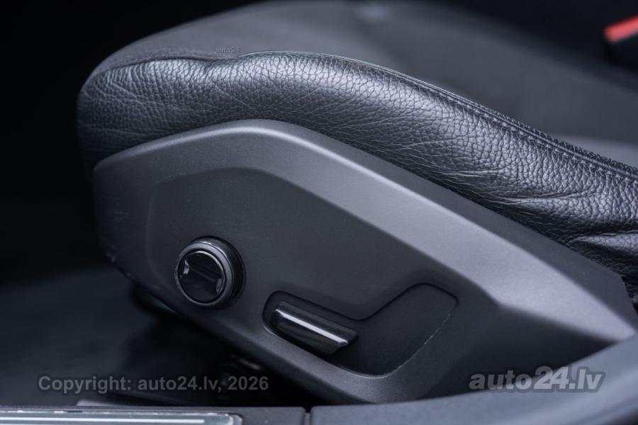 Melns Volvo S90 2019 Tallina, ar dzinēja tilpumu 2.00 L un nobraukumu 119 tūkst. km par 20900 €, foto 16 vietnē AUTOMOTO.COM.LV