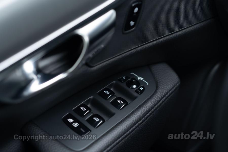 Melns Volvo S90 2019 Tallina, ar dzinēja tilpumu 2.00 L un nobraukumu 119 tūkst. km par 20900 €, foto 17 vietnē AUTOMOTO.COM.LV