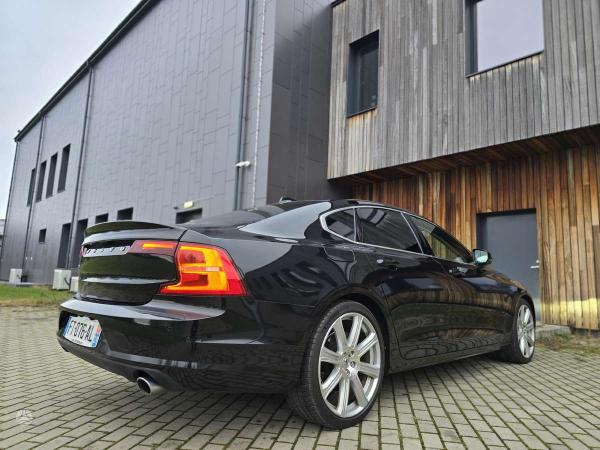 Melns Volvo S90 2020 Tauragė, ar dzinēja tilpumu 1.97 L un nobraukumu 258 tūkst. km par 17600 €, foto 7 vietnē AUTOMOTO.COM.LV