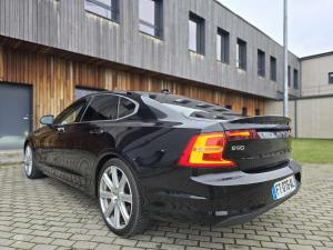 Black Volvo S90 2020 in Taurage, with an engine capacity of 1.97 L and mileage of 258 thousand km for 17600 €, photo 8 on AUTOMOTO.COM.LV