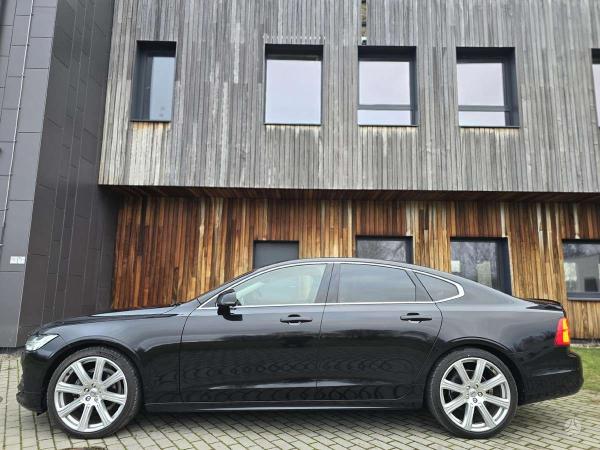 Melns Volvo S90 2020 Tauragė, ar dzinēja tilpumu 1.97 L un nobraukumu 258 tūkst. km par 17600 €, foto 10 vietnē AUTOMOTO.COM.LV