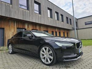 Black Volvo S90 2020 in Taurage, with an engine capacity of 1.97 L and mileage of 258 thousand km for 17600 €, photo 12 on AUTOMOTO.COM.LV