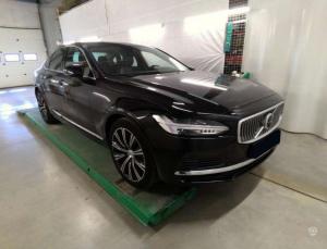 Black Volvo S90 2020 in Vilnius, with an engine capacity of 1.97 L and mileage of 68 thousand km for 35190 €, photo 3 on AUTOMOTO.COM.LV