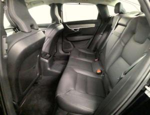 Black Volvo S90 2020 in Vilnius, with an engine capacity of 1.97 L and mileage of 68 thousand km for 35190 €, photo 8 on AUTOMOTO.COM.LV