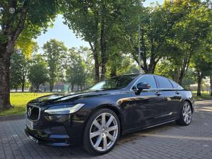 Black Volvo S90 2020 in Taurage, with an engine capacity of 1.97 L and mileage of 217 thousand km for 17300 €, photo 4 on AUTOMOTO.COM.LV