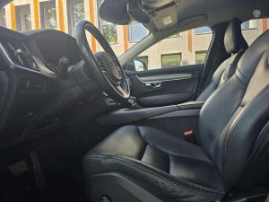 Black Volvo S90 2020 in Taurage, with an engine capacity of 1.97 L and mileage of 217 thousand km for 17300 €, photo 16 on AUTOMOTO.COM.LV