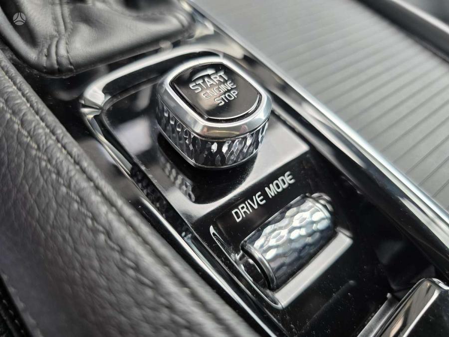 Black Volvo S90 2020 in Taurage, with an engine capacity of 1.97 L and mileage of 217 thousand km for 17300 €, photo 22 on AUTOMOTO.COM.LV