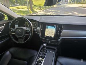 Black Volvo S90 2020 in Taurage, with an engine capacity of 1.97 L and mileage of 217 thousand km for 17300 €, photo 26 on AUTOMOTO.COM.LV