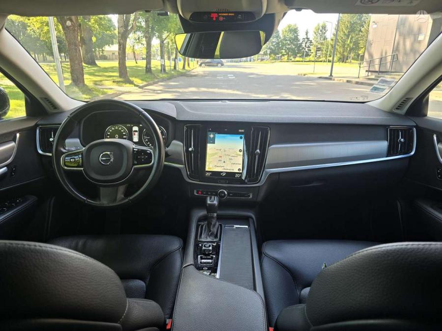 Black Volvo S90 2020 in Taurage, with an engine capacity of 1.97 L and mileage of 217 thousand km for 17300 €, photo 27 on AUTOMOTO.COM.LV