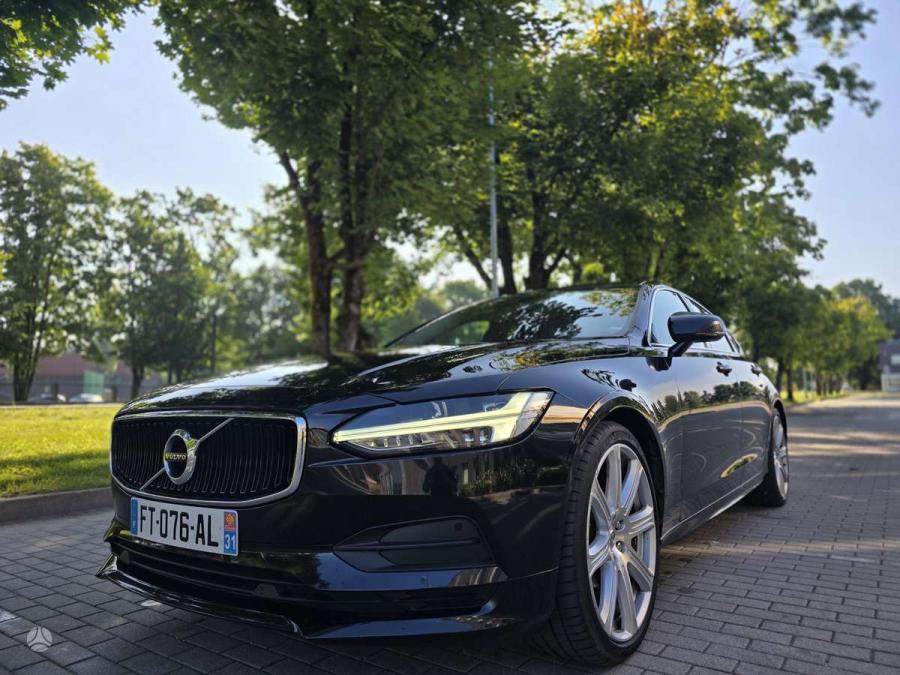 Melns Volvo S90 2020 Tauragė, ar dzinēja tilpumu 1.97 L un nobraukumu 217 tūkst. km par 17300 €, foto 1 vietnē AUTOMOTO.COM.LV