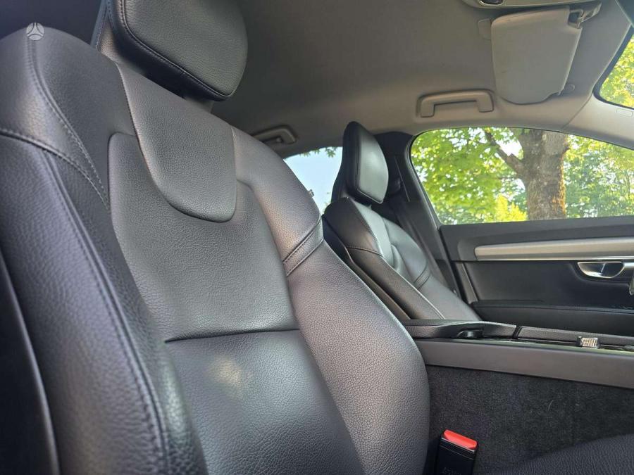 Melns Volvo S90 2020 Tauragė, ar dzinēja tilpumu 1.97 L un nobraukumu 217 tūkst. km par 17300 €, foto 27 vietnē AUTOMOTO.COM.LV